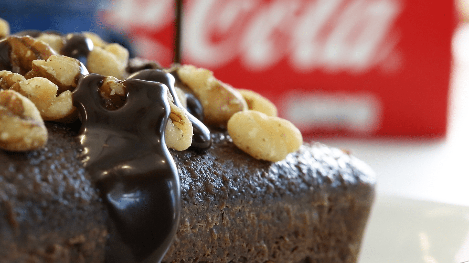 Video: Coca-Cola Chocolate Cake - Dish Works