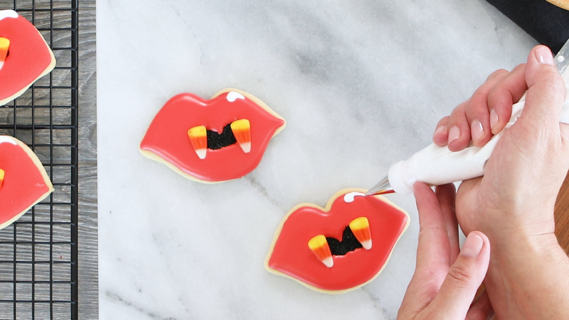 Video: Fang Decorated Cookies - Dish Works