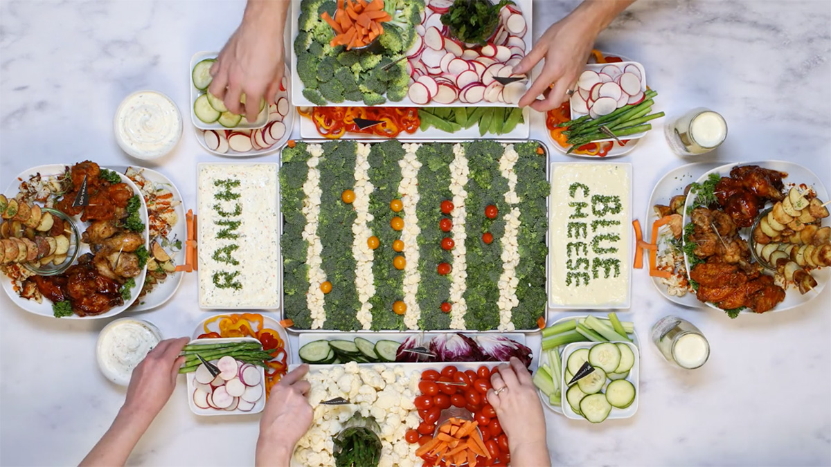 Video: How to Make a Snack Stadium at Home - Dish Works