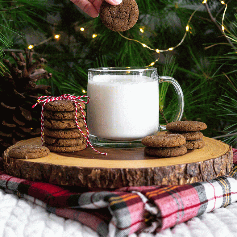 Animated GIF: Sweedish Gingersnap Dip - Dish Works