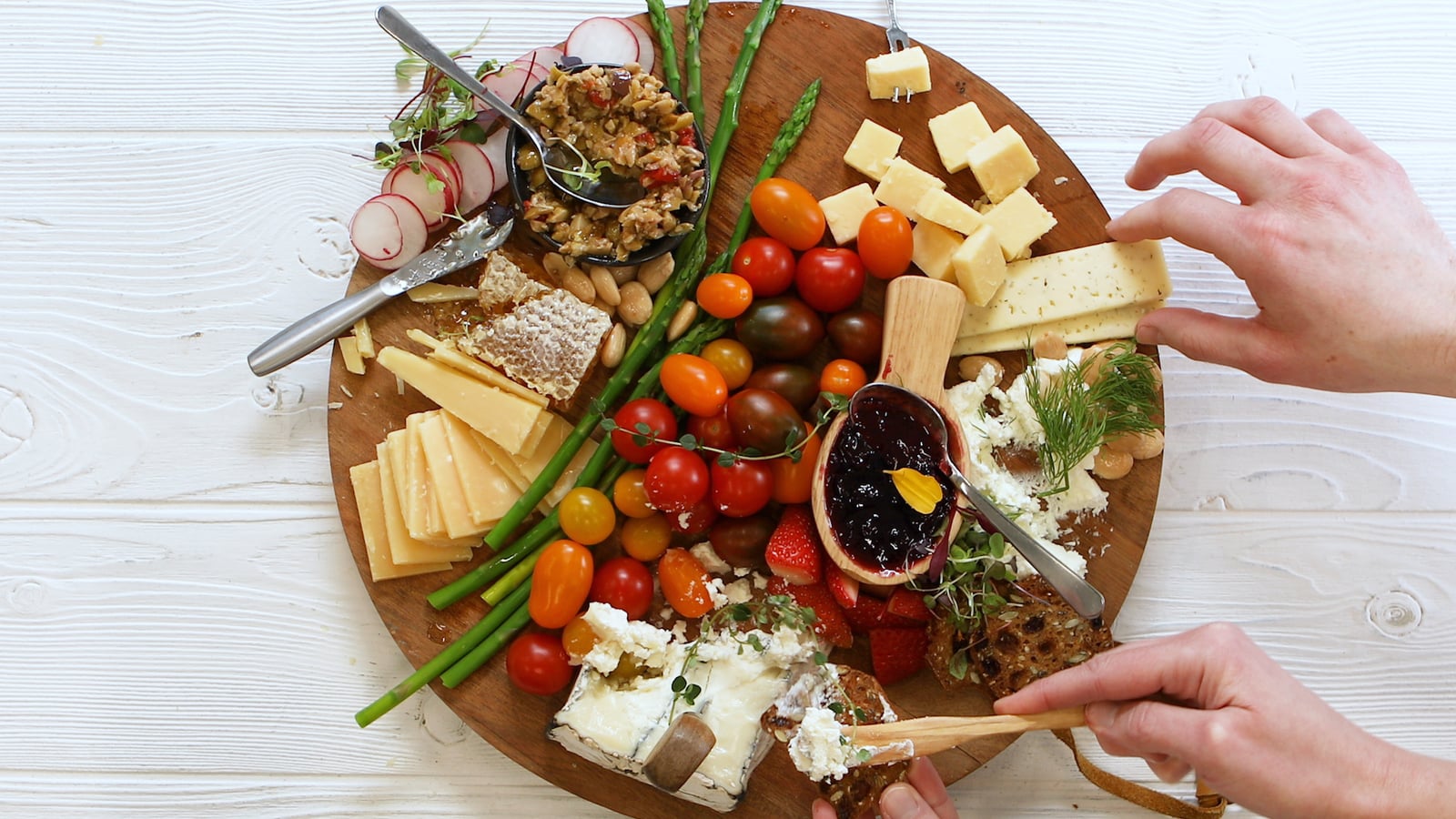 Video: How to Build a Spring Cheese Board - Dish Works